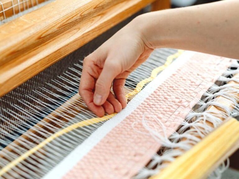 How A Weaving Loom Works: The Step-by-Step Guide – BatikIndonesia.com