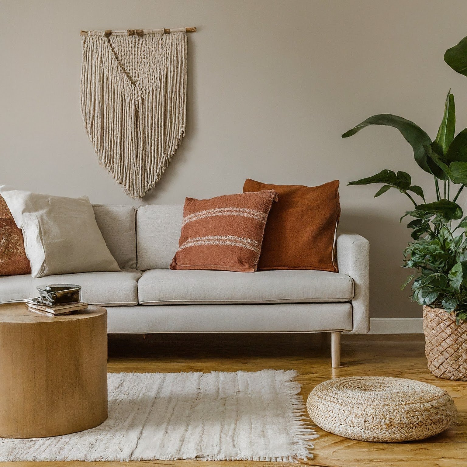 22+ Neutral Palettes Dominate Warm & Cozy Home Decor Trends ...